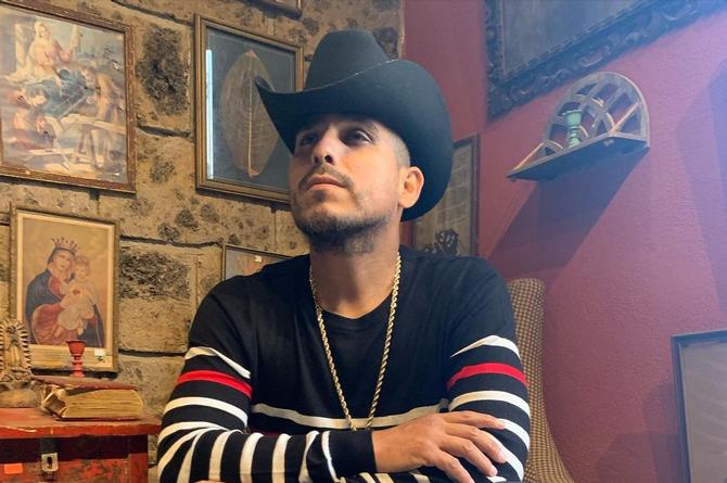 La Fiera : El Lavadero - Filtran el 'pack'etote de Babo, vocalista de ...